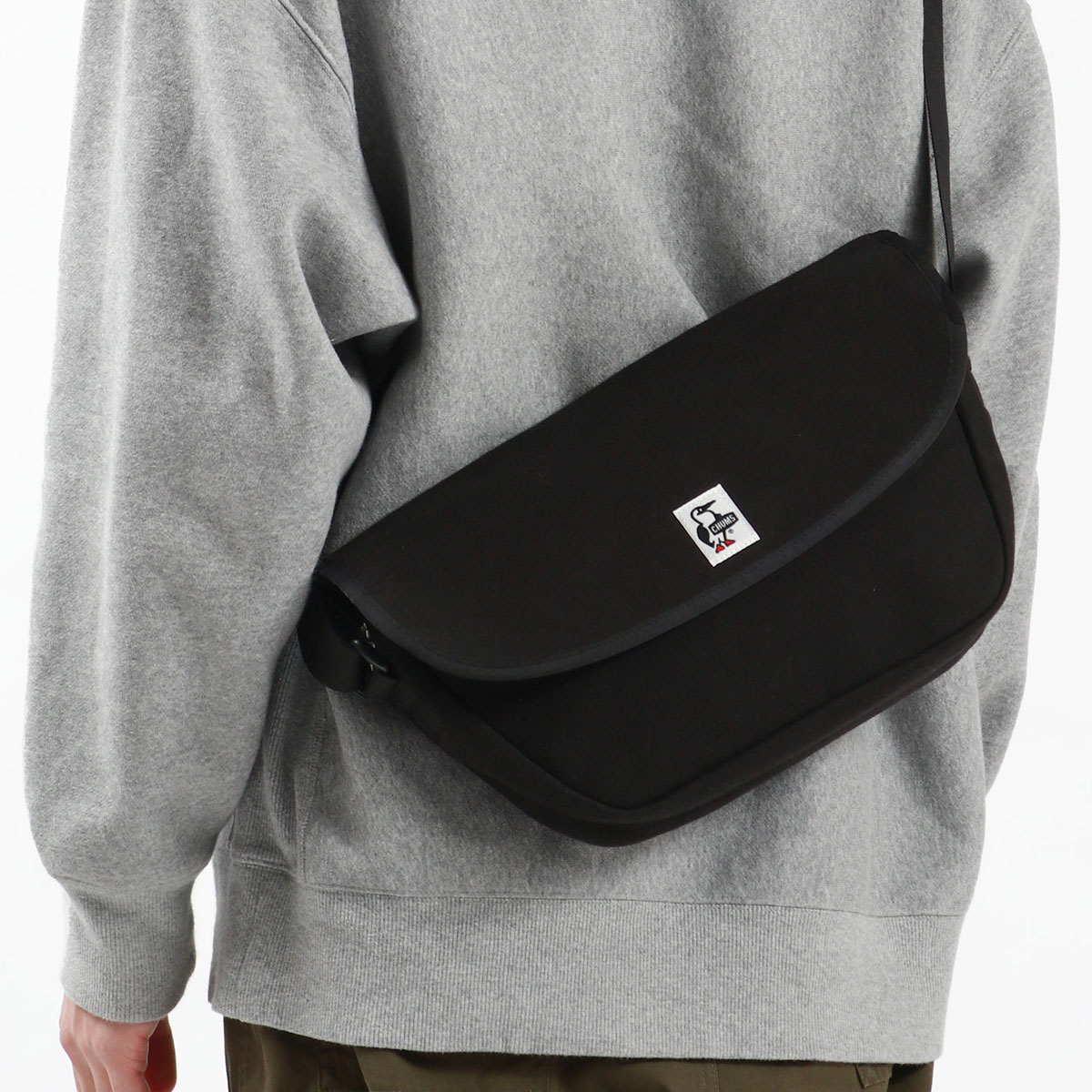 【日本正規品】CHUMS チャムス ラウンドフラップショルダーバッグスウェット CH60-3601｜【正規販売店】カバン・小物の専門店の ...